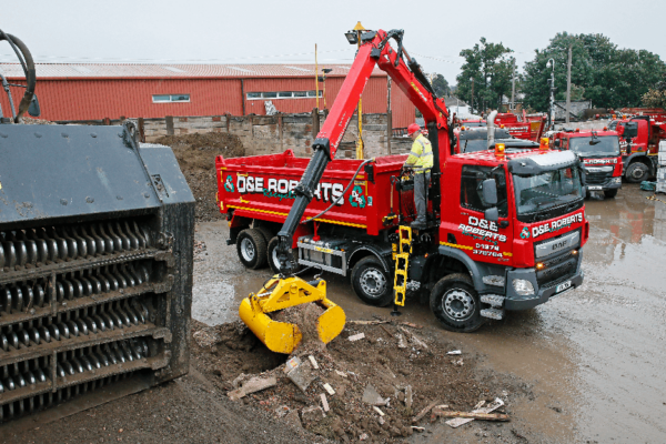 Grab Loaders & Muckaway in Surrey, Leatherhead - D&E Roberts